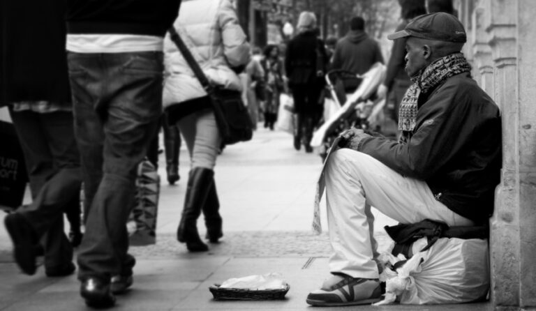 The Rich Keep Getting Richer and the Poor Keep Getting Poorer - RedTea News The Rich Keep Getting Richer and the Poor Keep Getting Poorer - RedTea News
